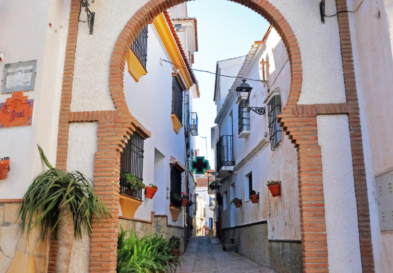 ¿Qué ver en Comares? Un paseo por el Balcón de la Axarquía - Turismo ...